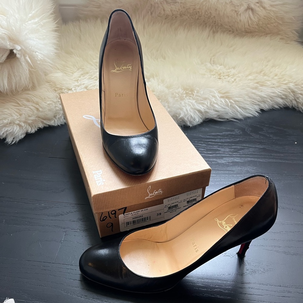 Christian Louboutin Simple 85 Round Toe Classic Leath… - Gem